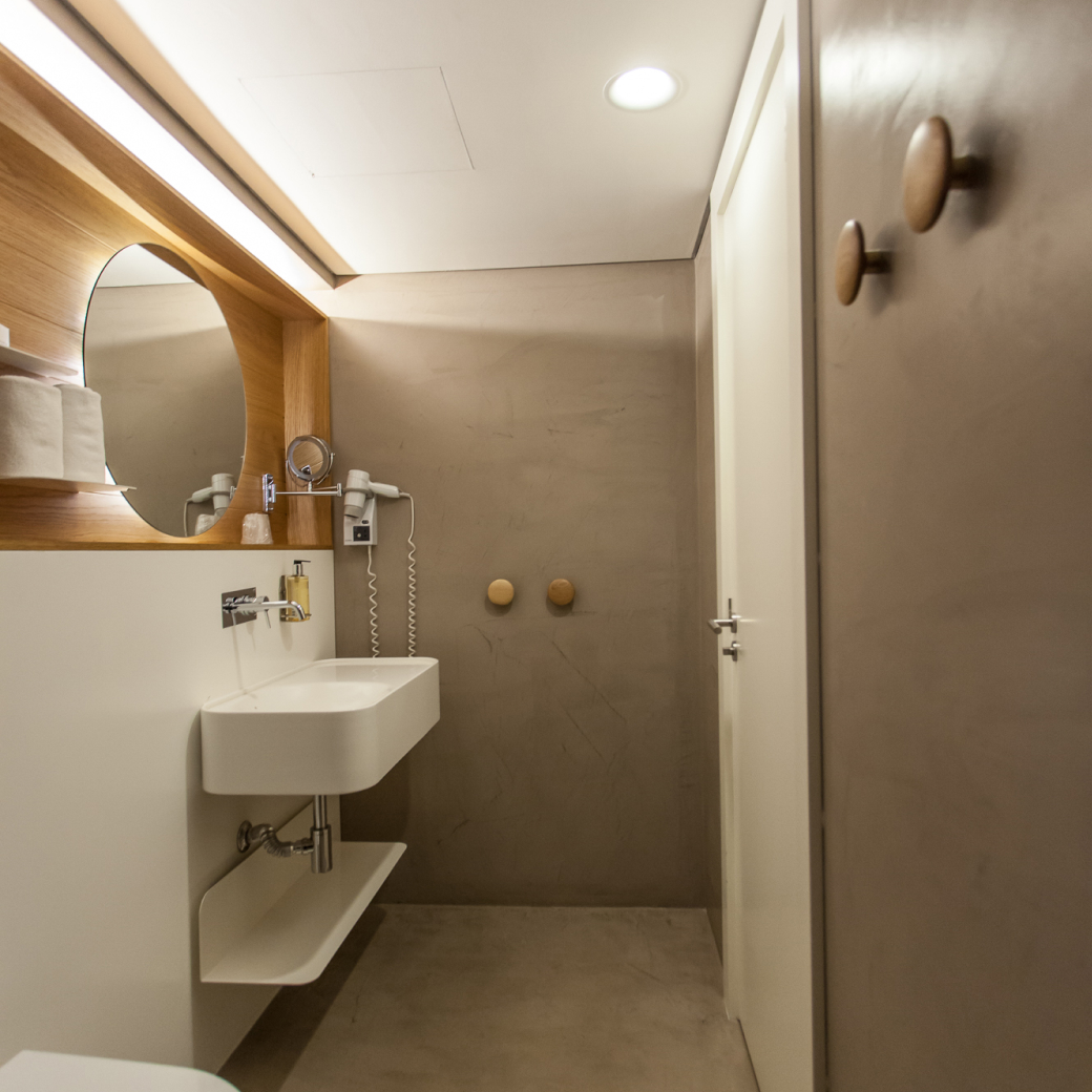 Conheça a solução ideal para aplicação de microcimento em paredes ...